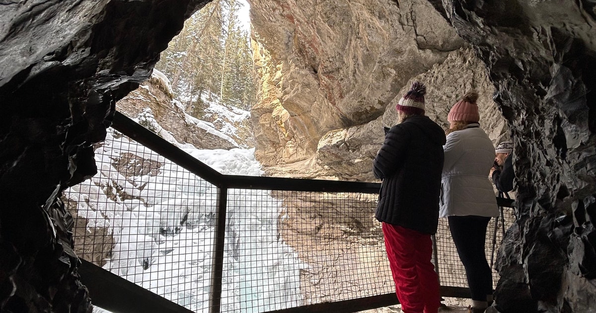Calgary/Banff: Tour privado de un día por el Parque Nacional de Banff ...