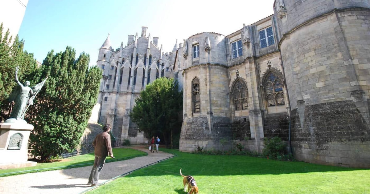Poitiers: Tour a pie de Leonor de Aquitania | GetYourGuide