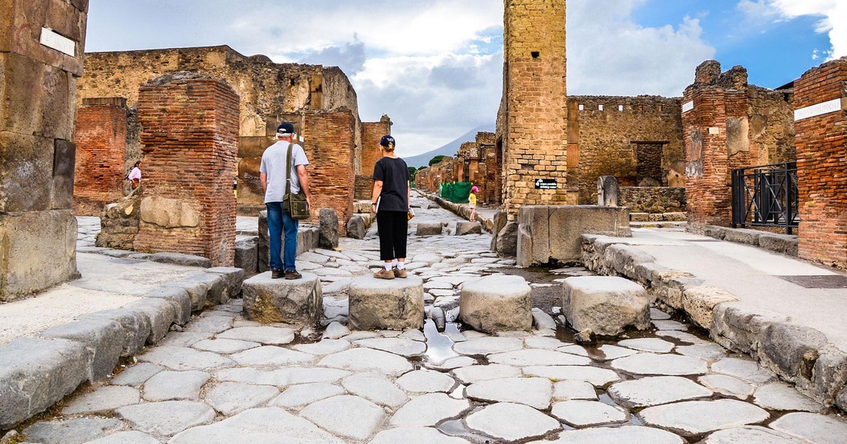 Explore Pompeii with a Complete Guided Tour | GetYourGuide