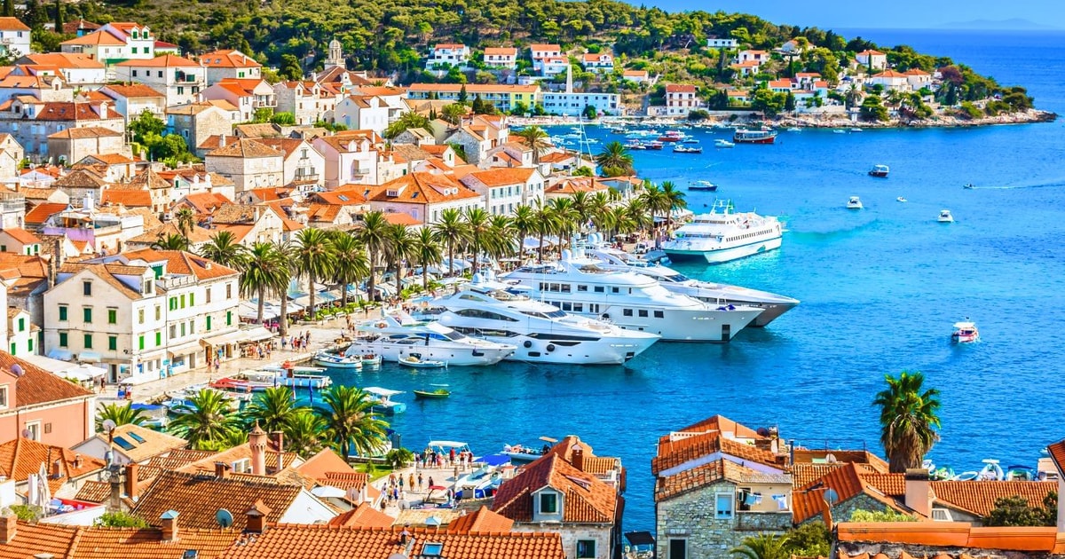 Split: Hvar, Blauwe Lagune & 5 Eilanden Speedboottour met Lunch ...