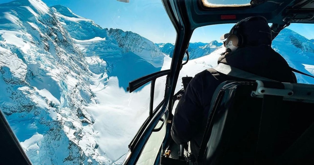 Shackleton Glacier Whiskey Endurance Flight - 50mins | GetYourGuide