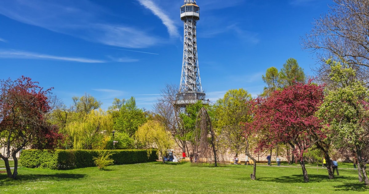Skip-the-line Torre Petrin Praga Tour Privado con Entradas | GetYourGuide