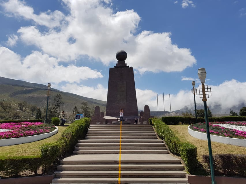 Visita a la ciudad de Quito y Línea Ecuatorial | GetYourGuide