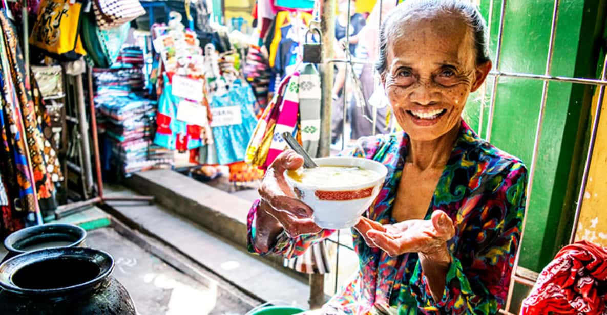 Yogyakarta: 3 uur nachtwandelen met proeverij van eten op straat ...