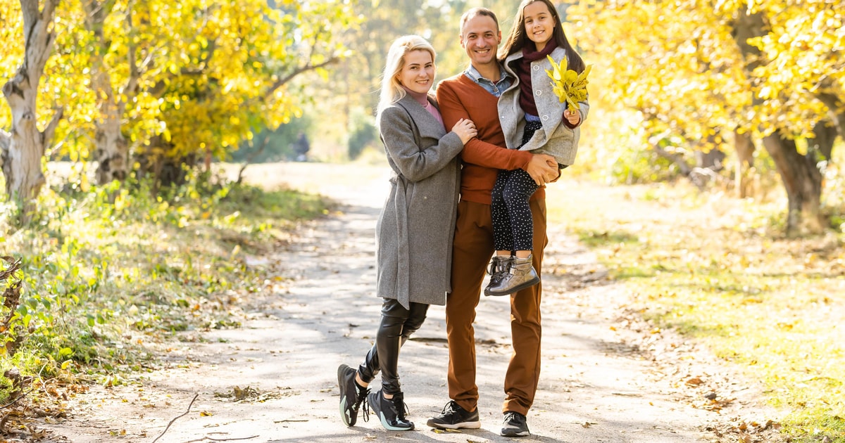 London: Private Autumn Park Photoshoot | GetYourGuide