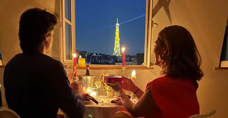 Paris : Private romantic dinner with an Eiffel tower view | GetYourGuide