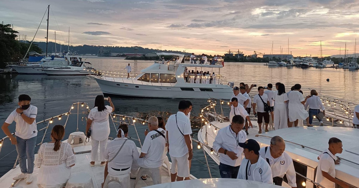 Subic: Sunset Dinner Buffet Yacht Cruise from Manila | GetYourGuide