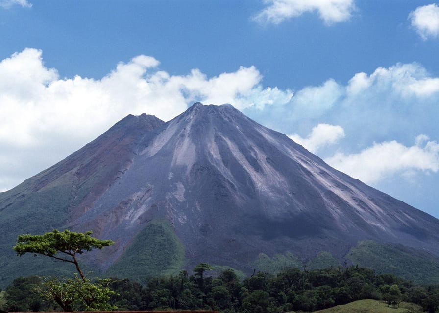 Arenal Volcano Vandring, Canopy + HotSprings Los Lagos | GetYourGuide