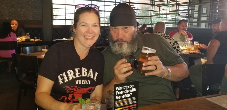 Extraña y estrafalaria experiencia en el bar Fremont con cócteles y ...