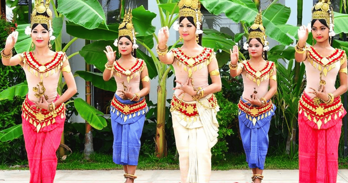 Pertunjukan Tarian Apsara dengan Makan Malam oleh Pemindahan Pergi ...