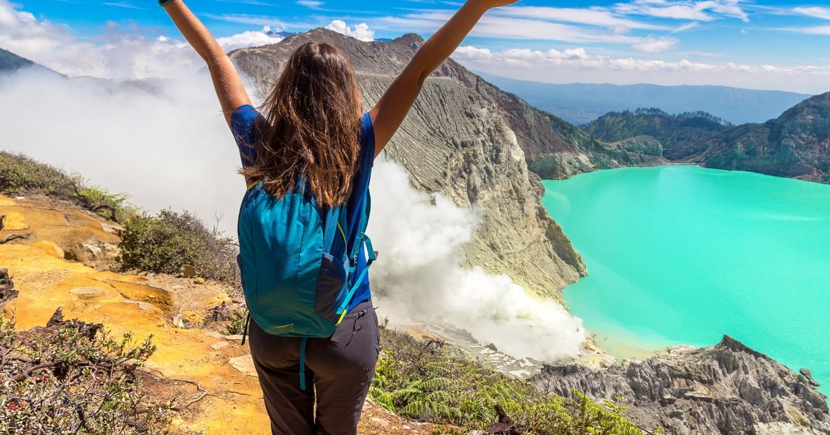 Ijen Krater Blue Flame Trek: Vulkan- und Schwefelerlebnis | GetYourGuide