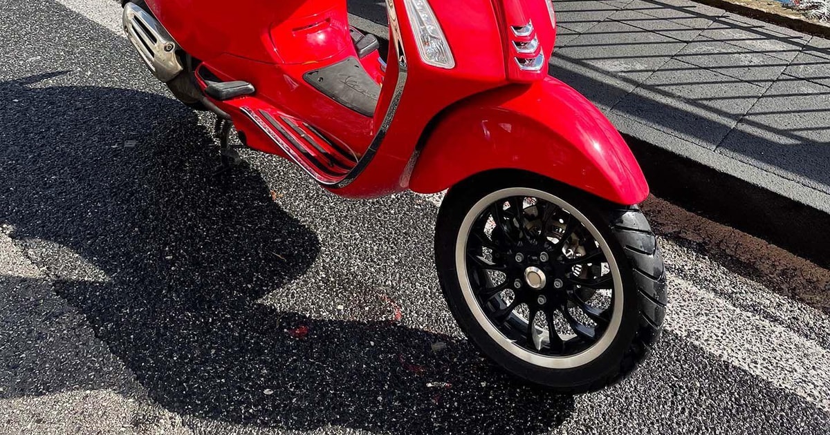 Napoli: Panoramisk tur på Vespa Scooter | GetYourGuide