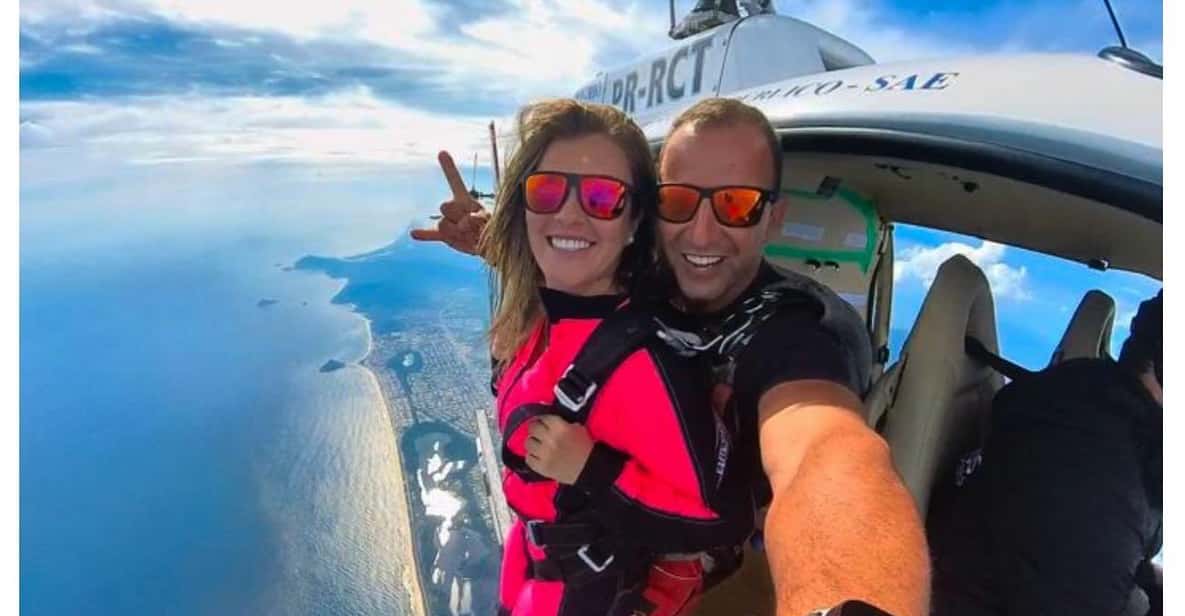 Rio de Janeiro: Skydive at Barra da Tijuca beach | GetYourGuide