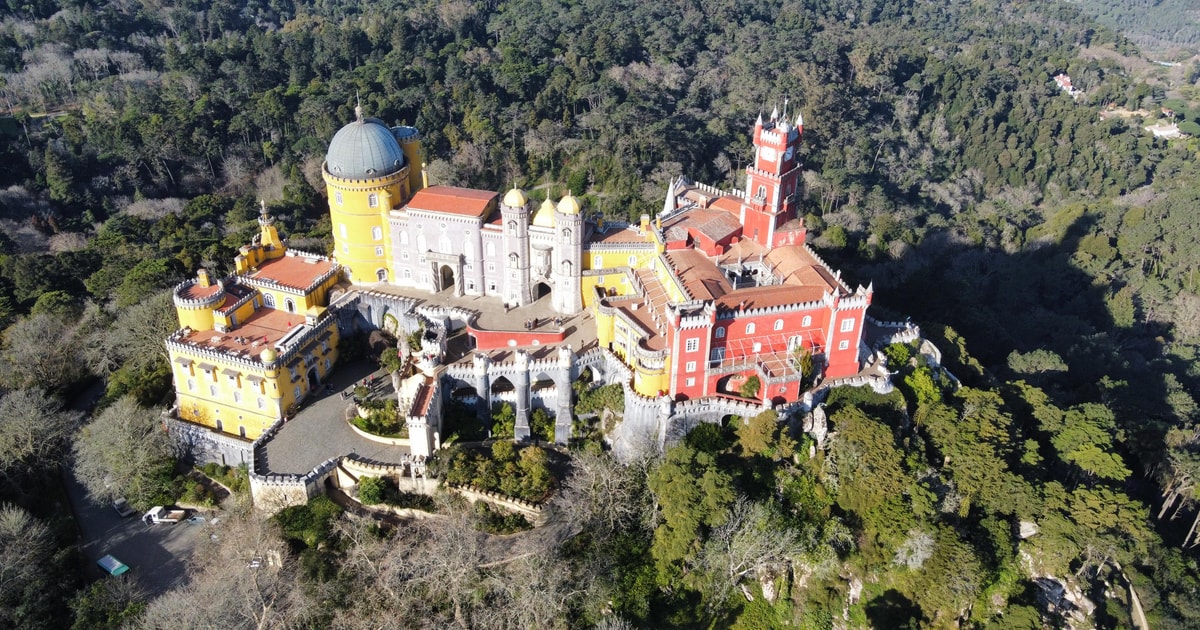 Sintra : Exclusive Full-Day Monuments Tour | GetYourGuide