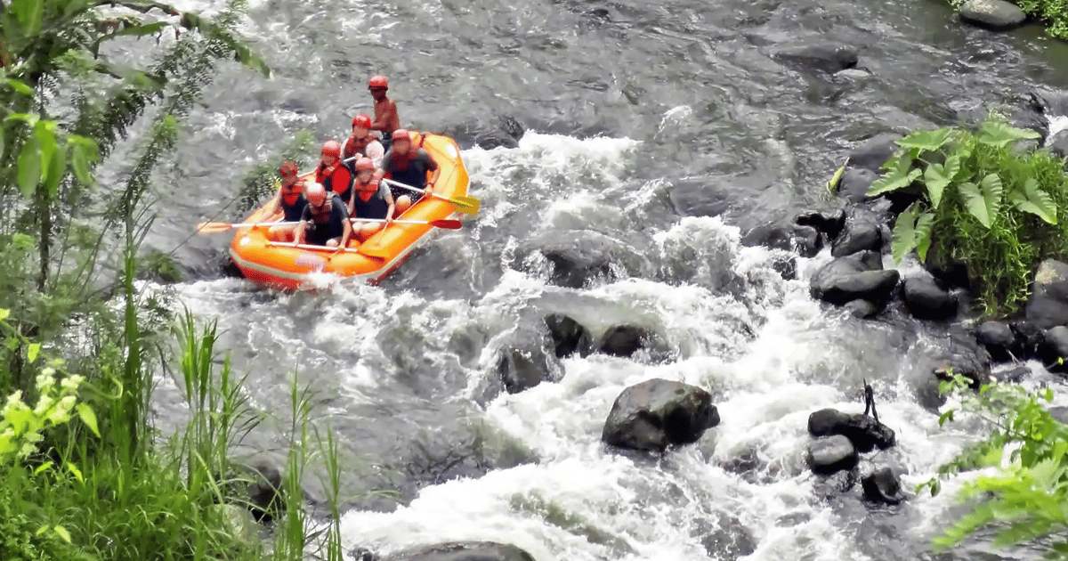 Rafting en Ubud: Aventura de rafting guiada por el río | GetYourGuide