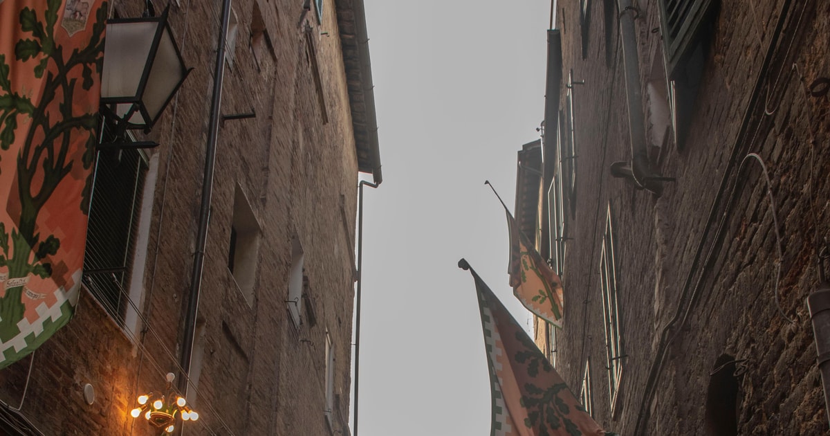 Sienas bezaubernde Stadtteile: Eine Tour zu versteckten Juwelen ...