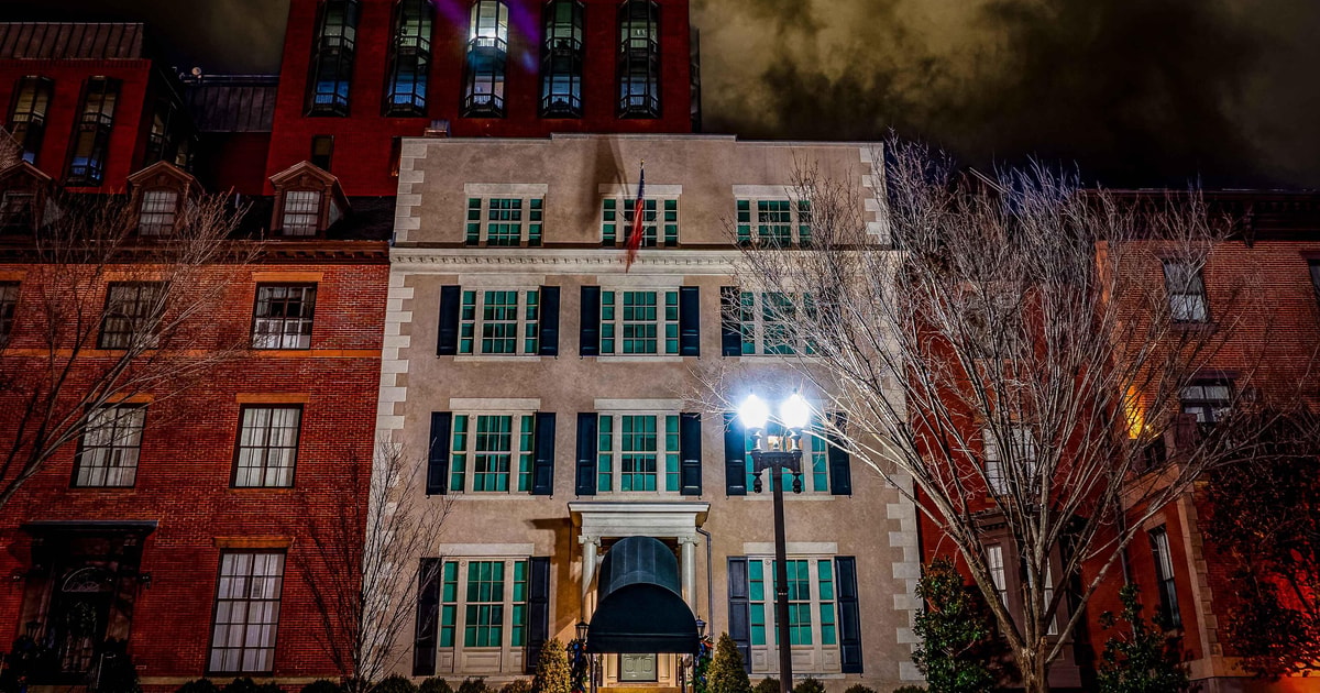 DC Ghost Tour: Descent of the District Dread | GetYourGuide