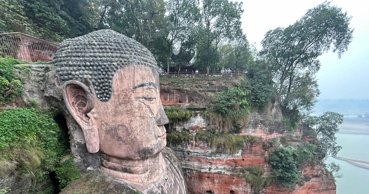 Near Chengdu: UNESCO Leshan Giant Buddha & Tasty Local Eats | GetYourGuide