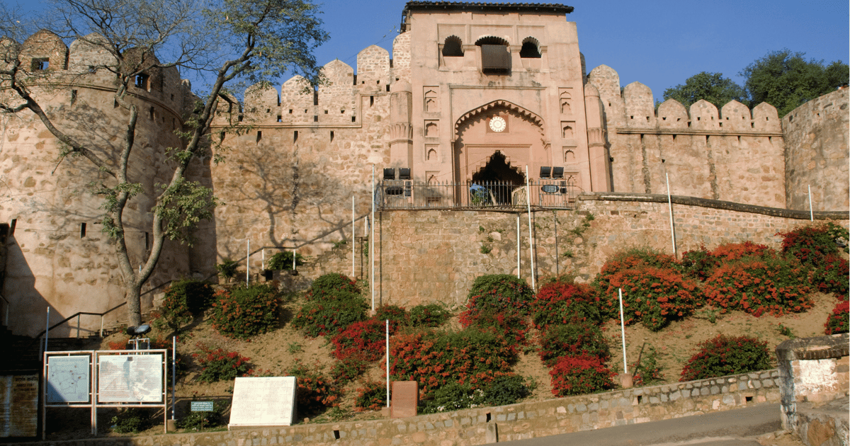 Heritage & Cultural Walk of Jhansi (Guided Walking Tour) | GetYourGuide