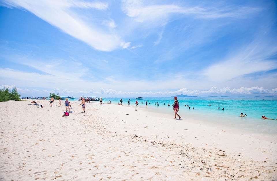 Phuket: Excursión a la Playa Maya, la Isla de Bambú y las Islas Phi Phi ...