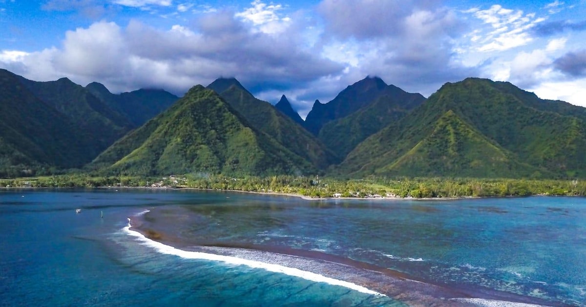 Tahiti: Teahupoo Wave Watching Tour | GetYourGuide