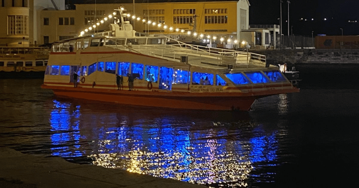 Lisbona: Capodanno su una nave VIP con cena di gala, DJ e open bar ...