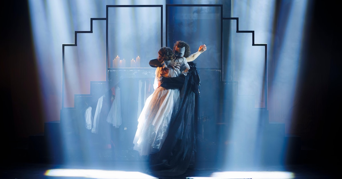 Paris - The Phantom of the Opera at the Théâtre Antoine | GetYourGuide