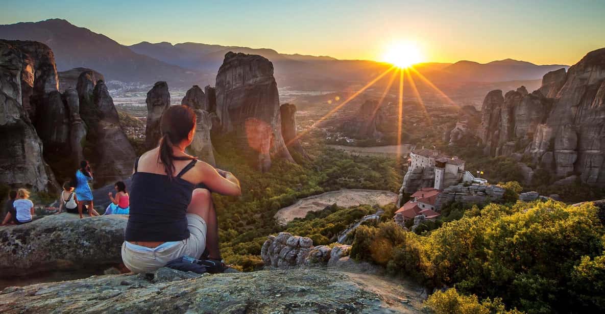 Athens: 2-Day Meteora Tour in Spanish with Guide & Hotel | GetYourGuide