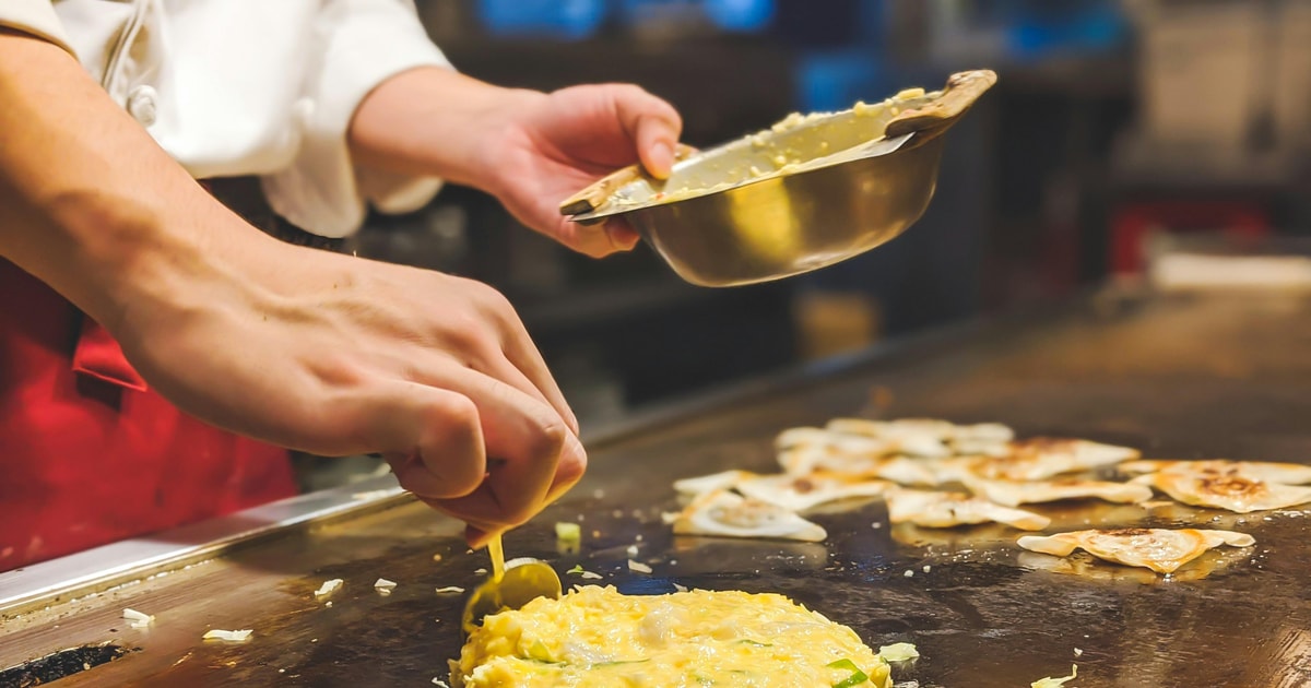 Osaka Flavors: Foodie Streets, Shrines & Izakaya Alleys Tour | GetYourGuide