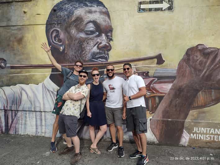 Tour a pie afro. LOS COLORES DE CALI. | GetYourGuide