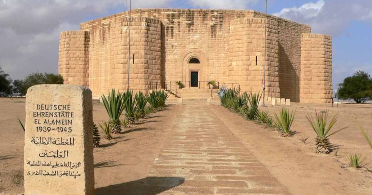 Caïro: El Alamein WW2-sites met lunch, gids en transfers. | GetYourGuide
