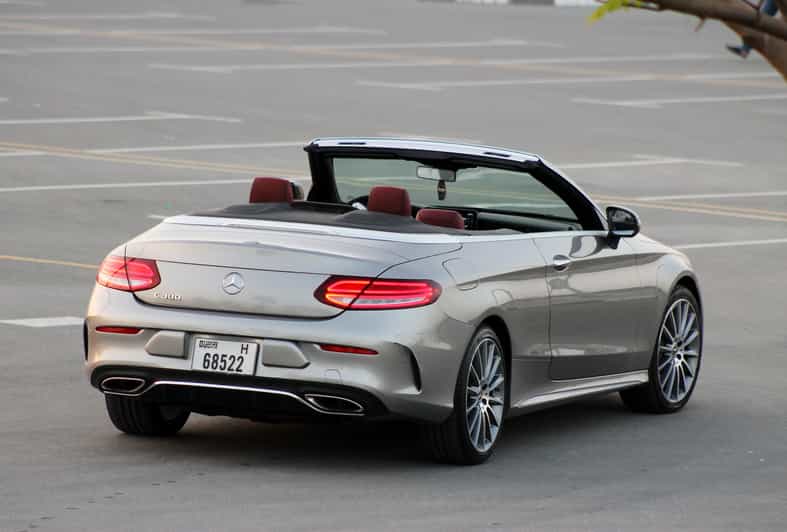 Mercedes-Benz C300 2022 Eendags zelf rijden in Dubai | GetYourGuide