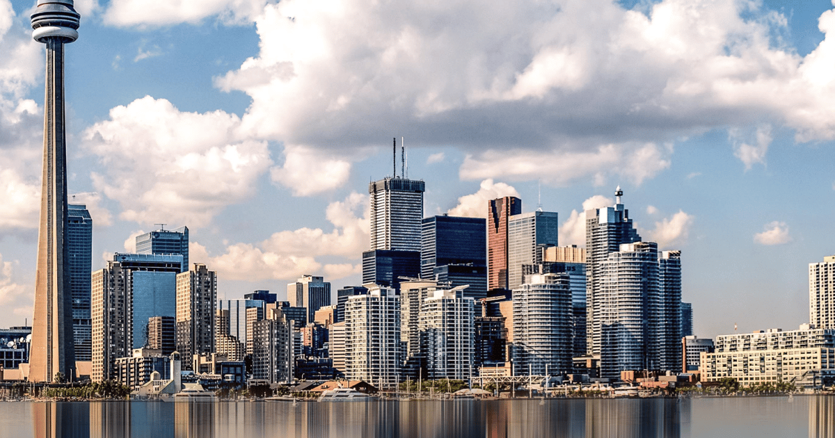 Toronto: Scenic 2-Hour City Tour | GetYourGuide