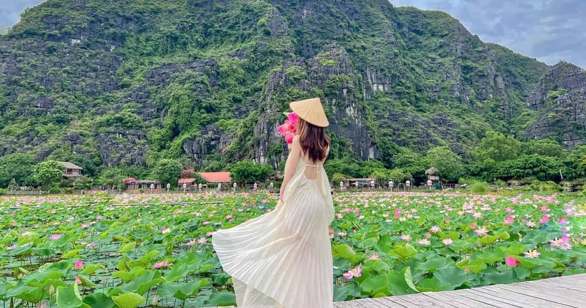 Desde Hanói: Excursión de un día a Bai Dinh, Trang An y la Cueva de Mua | GetYourGuide