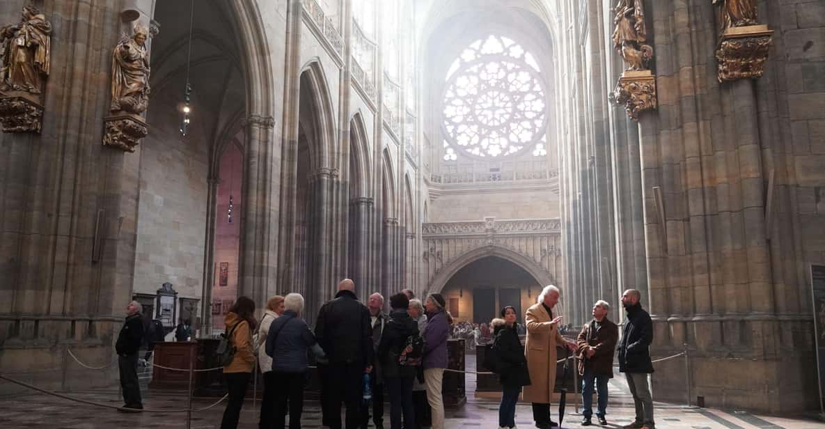 Komplett rundtur i Prags slott (liten grupp) | GetYourGuide