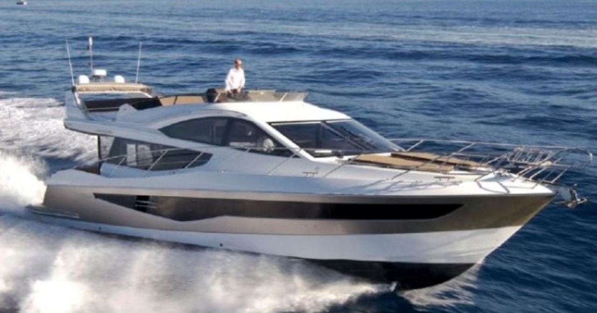 Tour privato in barca di lusso - Aqaba | GetYourGuide