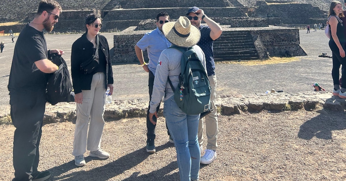 Teotihuacán: Guided tour of the Pyramids + Breakfast in Cave | GetYourGuide
