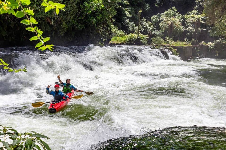Épica excursión en kayak biplaza por las cascadas del río Kaituna ...