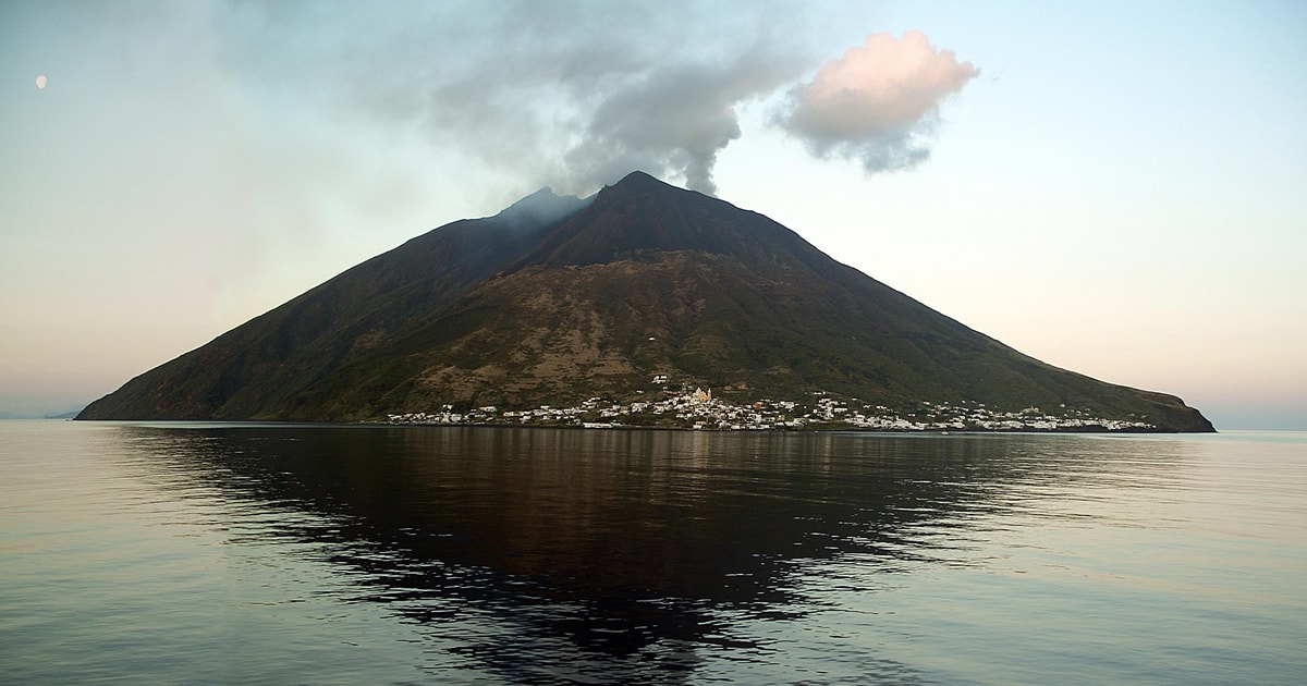Capo d'Orlando: Mini-cruises to Vulcano, Panarea, Stromboli | GetYourGuide
