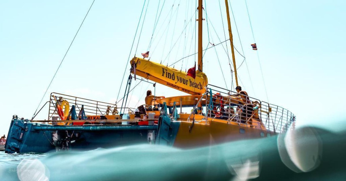 Honolulu: Catamaran Swim, Snorkel, and Sail with Drinks | GetYourGuide