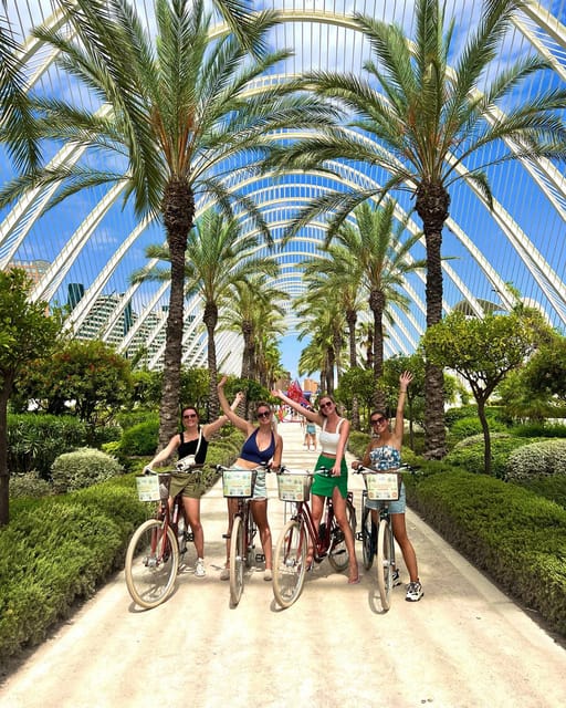 Valencia: Private Stadtrundfahrt mit dem Fahrrad, E-Bike und Scooter ...