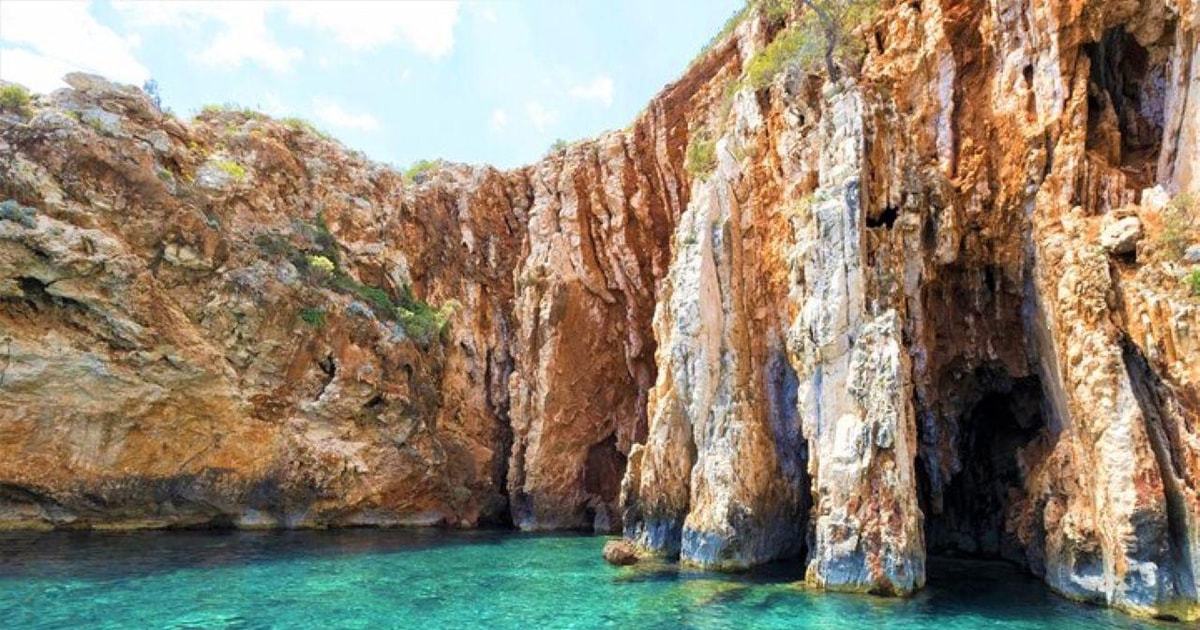 Von Hvar aus: Private Tour zu den Roten Felsen, Pakleni Inseln ...