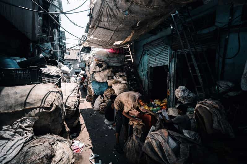 WALKING DHARAVI SLUM TOUR | GetYourGuide
