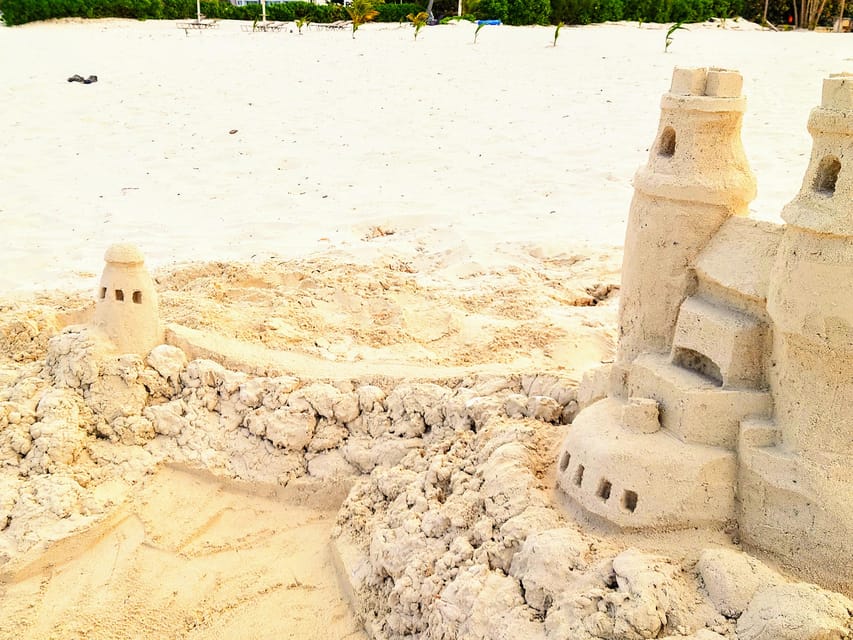 Nassau Bahama's: Zandkastelen Beeldhouwen Op Het Strand Activiteit ...