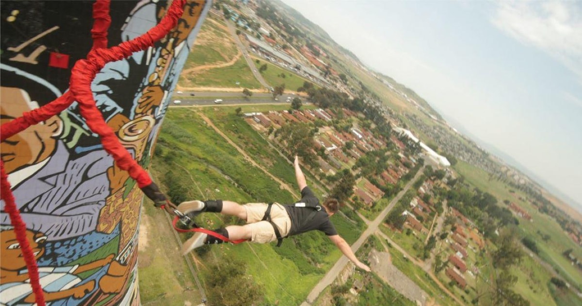 Johannesburg: Bungee Jumping dalle Torri di Soweto | GetYourGuide