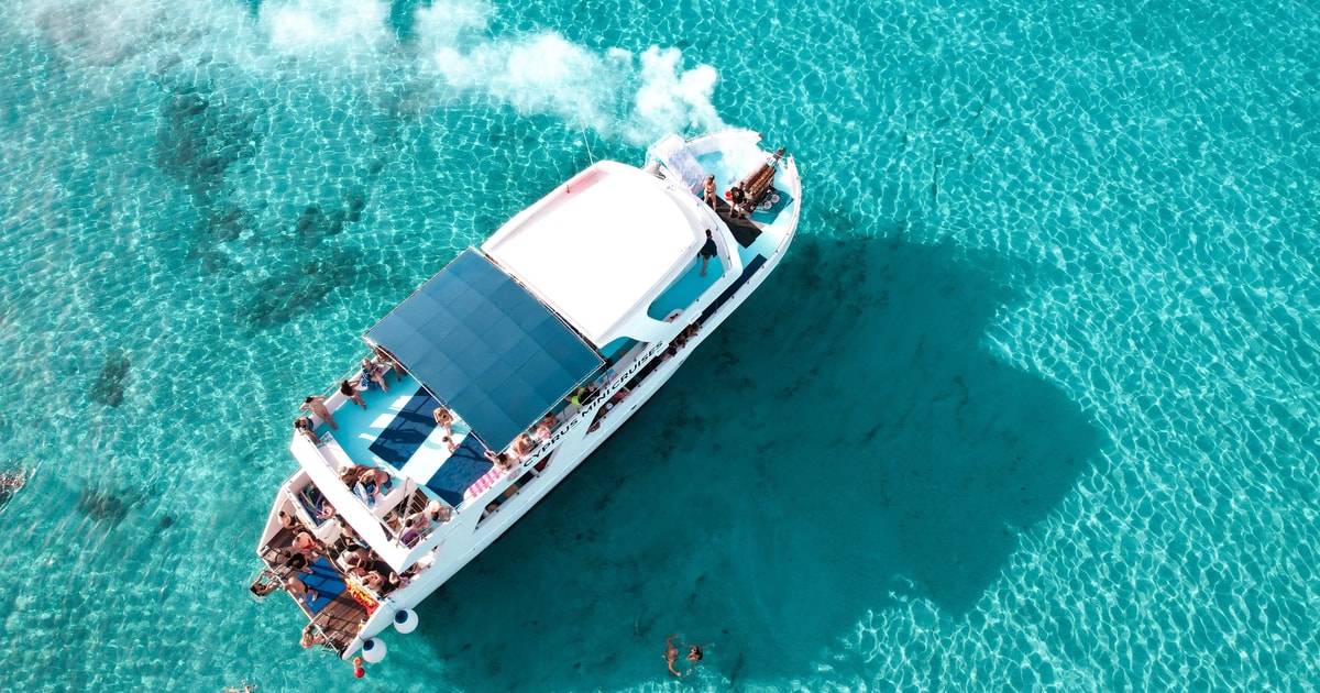 Paphos: Blue Lagoon Sunset Cruise, BBQ & Wijn + Waterglijbaan ...