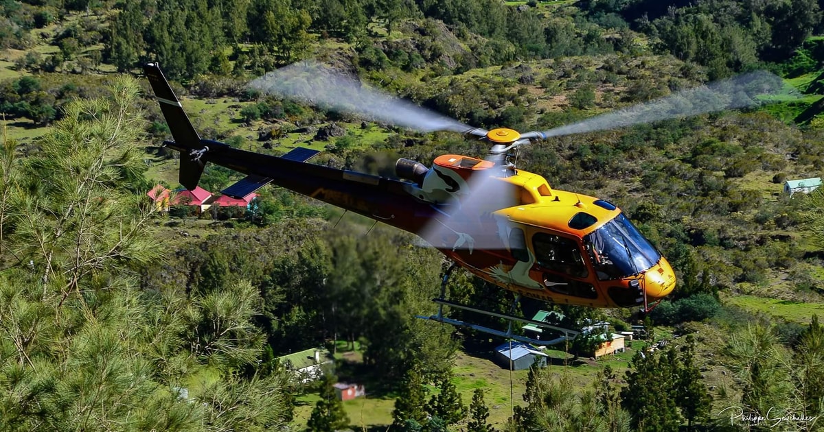 Helicopter flight from St Pierre over Réunion's 3 cirques | GetYourGuide
