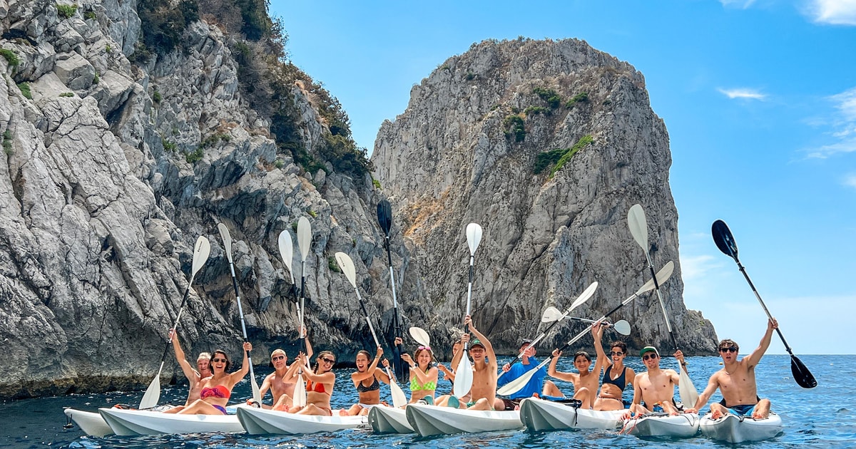 Capri: alquiler de kayak y paddleboard para todo el día | GetYourGuide