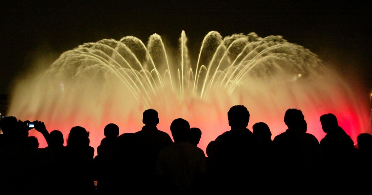 Lima: A night at the Magic Water Circuit with a light show | GetYourGuide