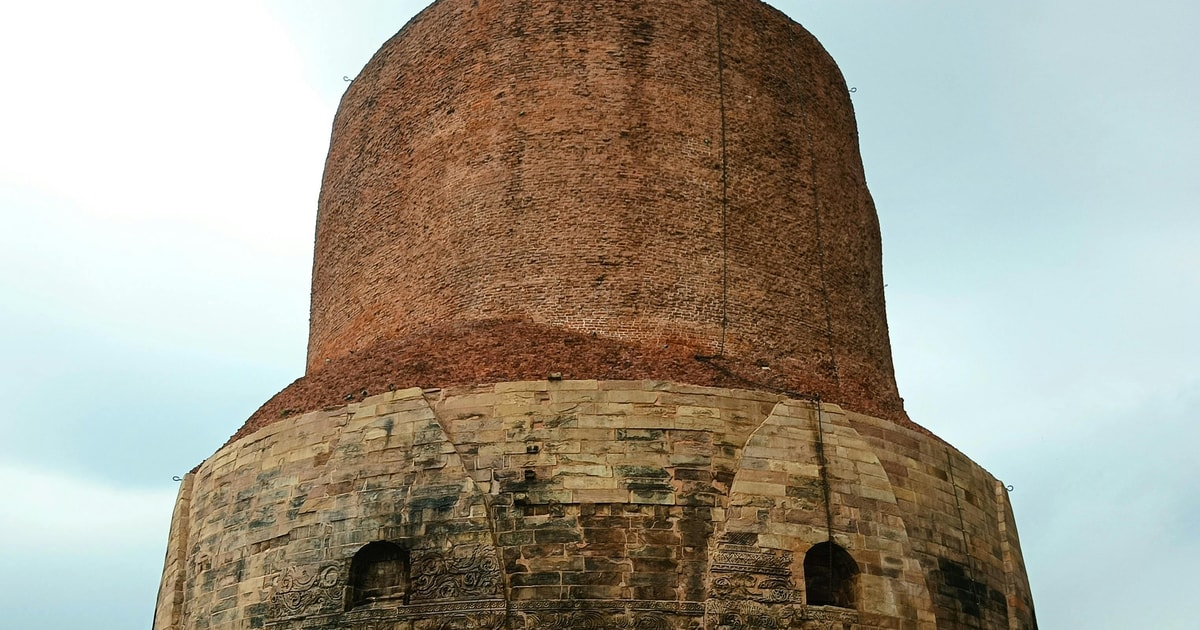 Z Waranasi: wycieczka prywatna do Sarnath z filarem i relikwiami Asoki ...